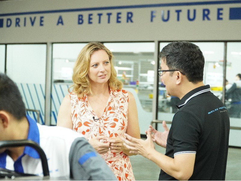 Phóng viên BBC News ghé thăm nhà máy sản xuất Selex Motors